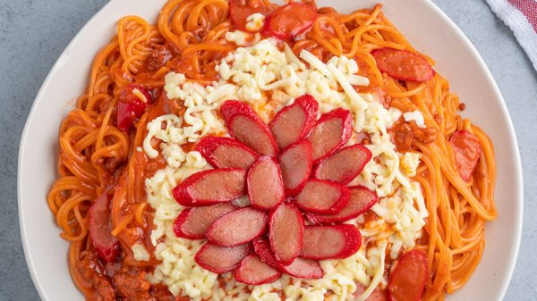 Filipino Sweet-Style Spaghetti Recipe for Parties - Simpol.ph